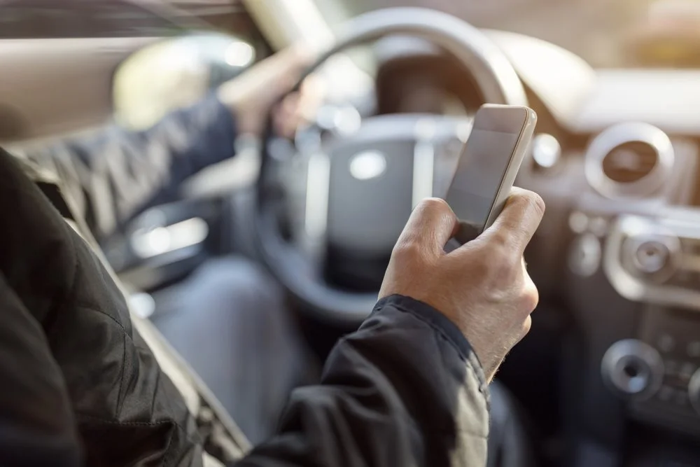 Helpful Tips for Avoiding Distracted Driving2025